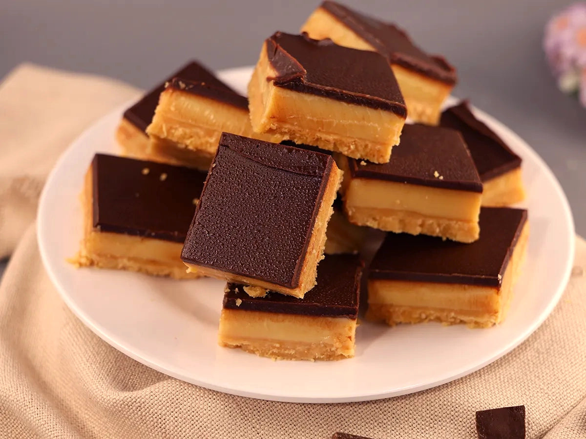 CHOC CARAMEL SLICES BOX 8 – SG Bakery